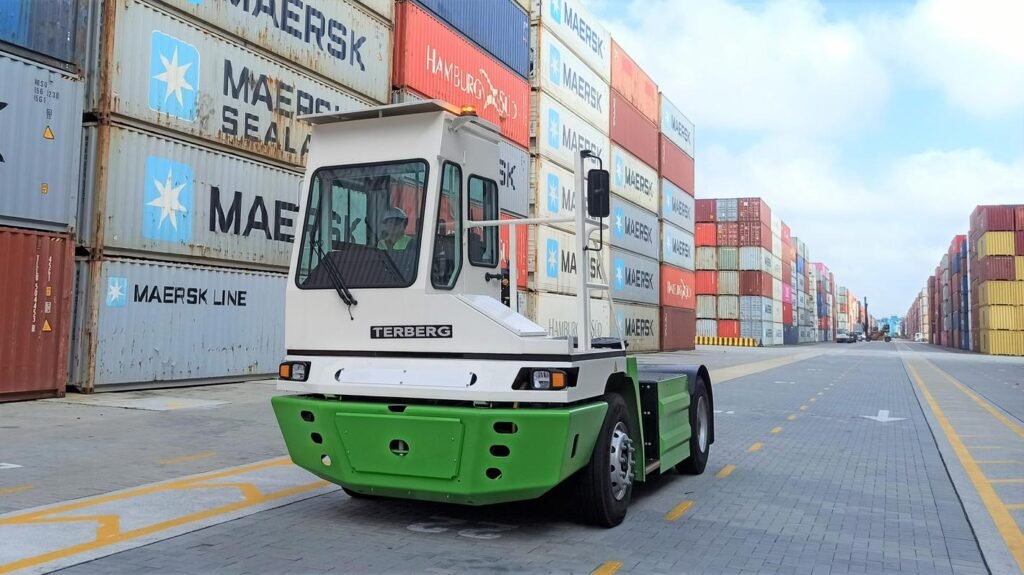 Port of Tanjung Pelepas Akselerasi Elektrifikasi Armada Prime Mover ...